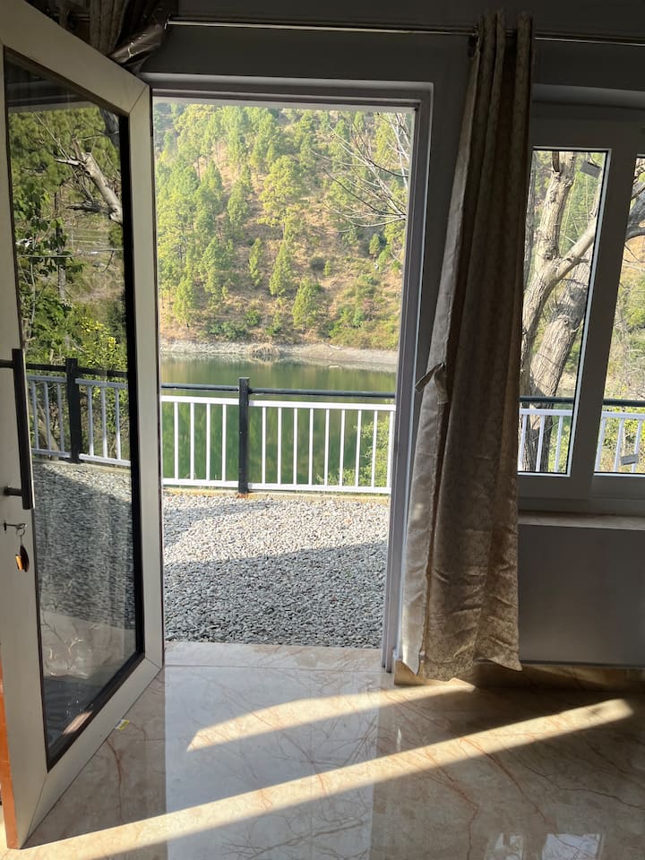 The Real Lake View. - Kaladhungi