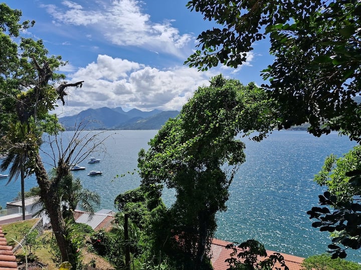 Casa Espaçosa Com Vista Incrível Para O Mar - Mangaratiba