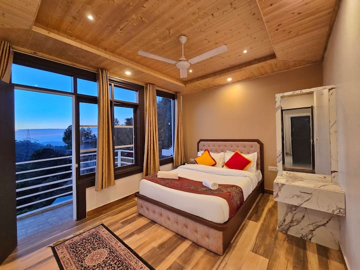 6br Entire Villa | Open Terrace & Valley Views - Shimla
