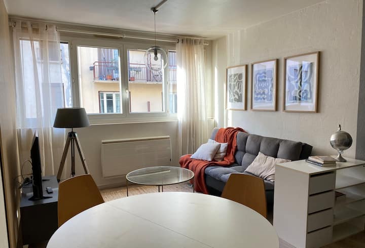 T2 - Proche Tram - Chambre-parking Gratuit Rue - Échirolles