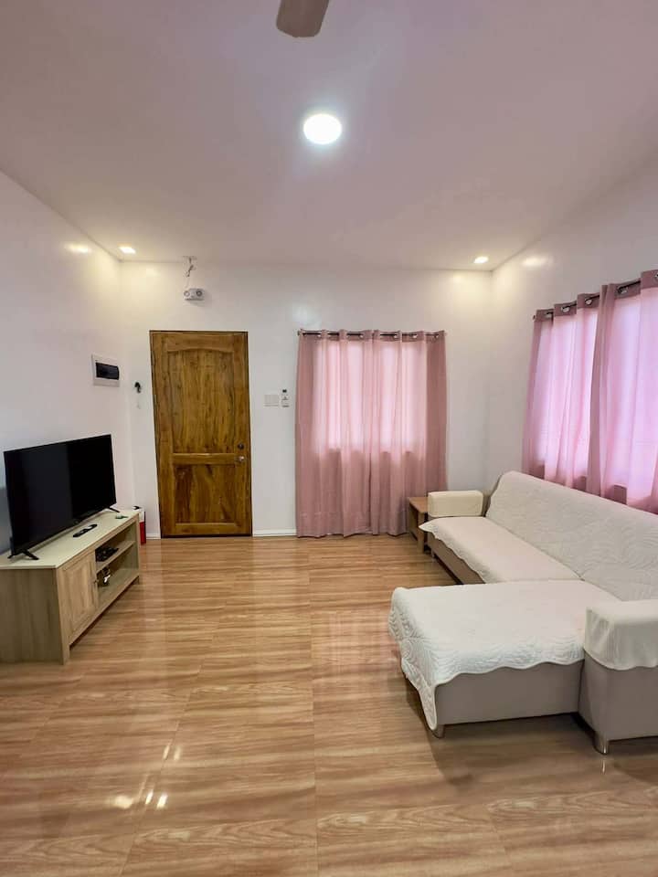 King Bed 2-bedroom, Kitchen, Double Door Fridge - Panglao