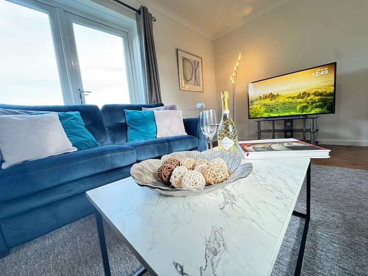 Large 4br, Garden, 3parking, Fast Wifi House - Warwick