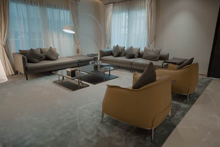 Entire Property 6 Bedroom Villa - 