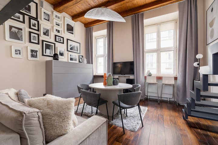 Grodzka- For 8 People/ Main Square - Krakov