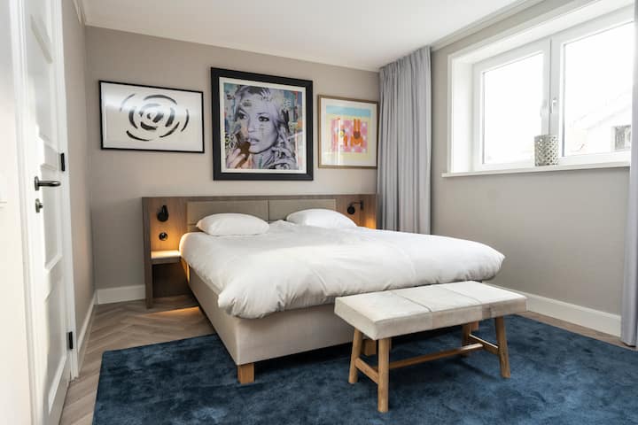 Hampton Home B&b Suite Met Balkon - テセル
