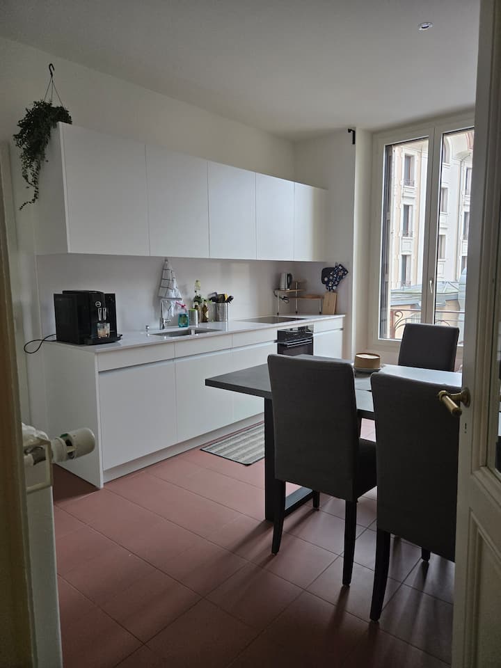 Grande Chambre Avec Salle De Bain Privative - Lausanne