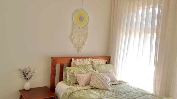 Your Cozy Escape - Comfort Meets Calm - Salisbury