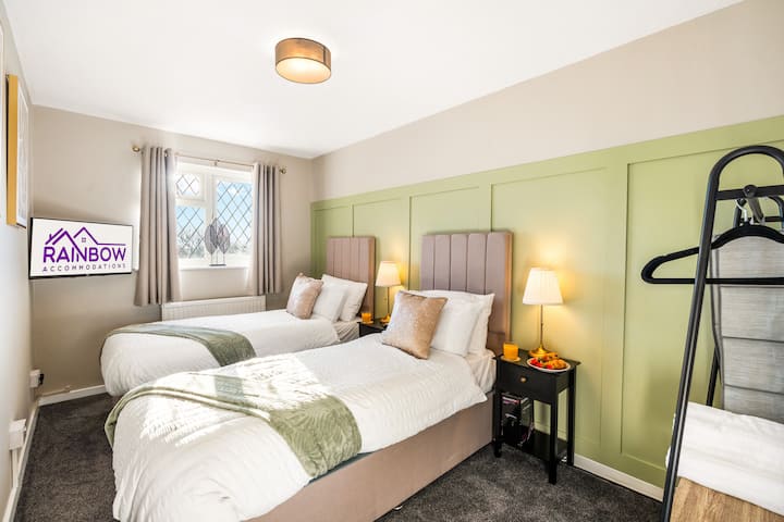 5 Bedroom Stay | Guests 10 | Free Wifi & Parking - Seaford