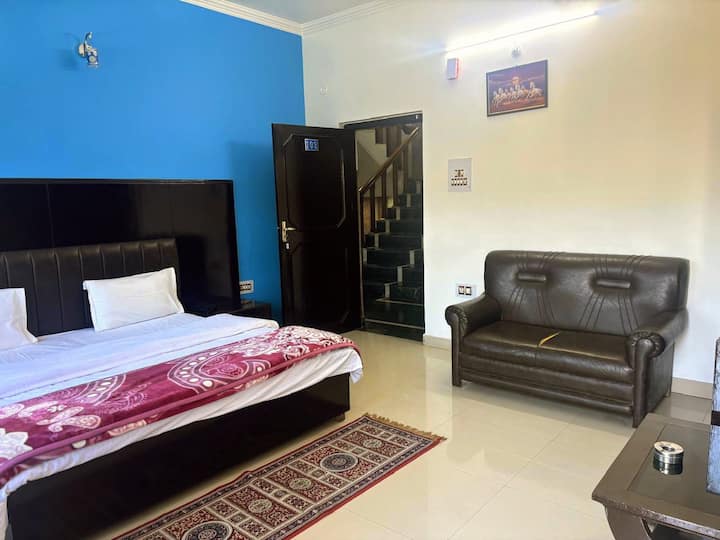 Hotel Vasundhara Palace, Chamba (Room 107) - Tehri