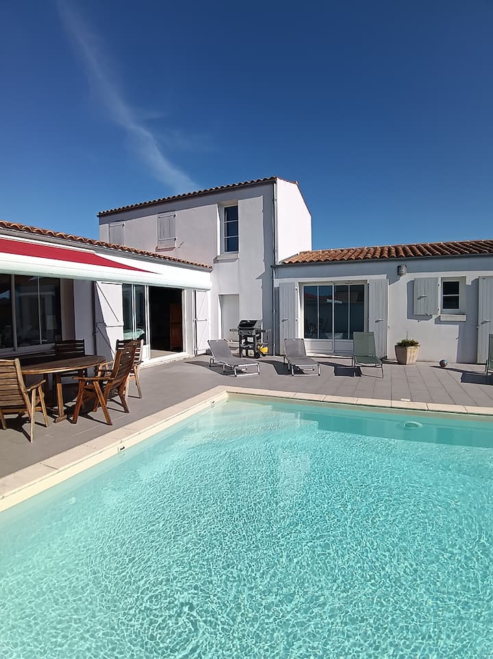 Villa Cœur De Village Avec Piscine, Proche Plage - Île d'Oléron