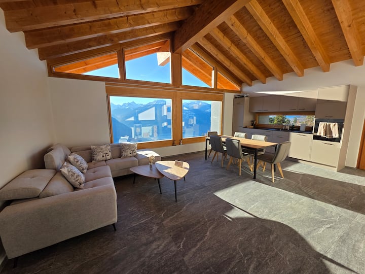 Chalet Typique Entièrement Rénové - Lenk