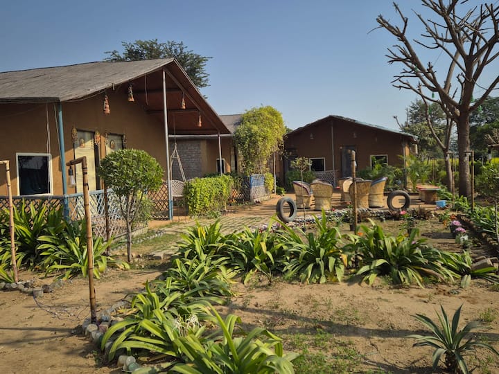 Luxury Village Farmstay W Mudhouse | Belmore - Palwal