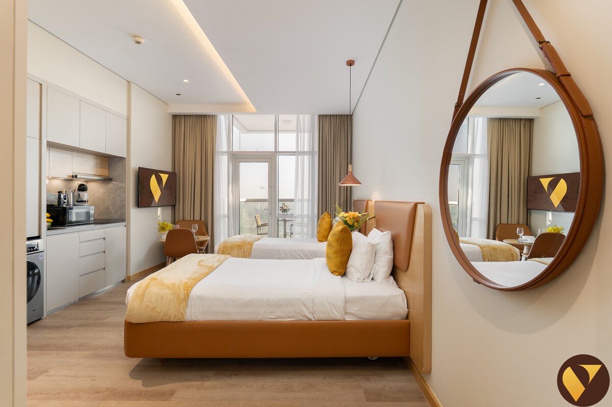 Vogue | Novotel JVT cerca del centro comercial Springs Souk ...