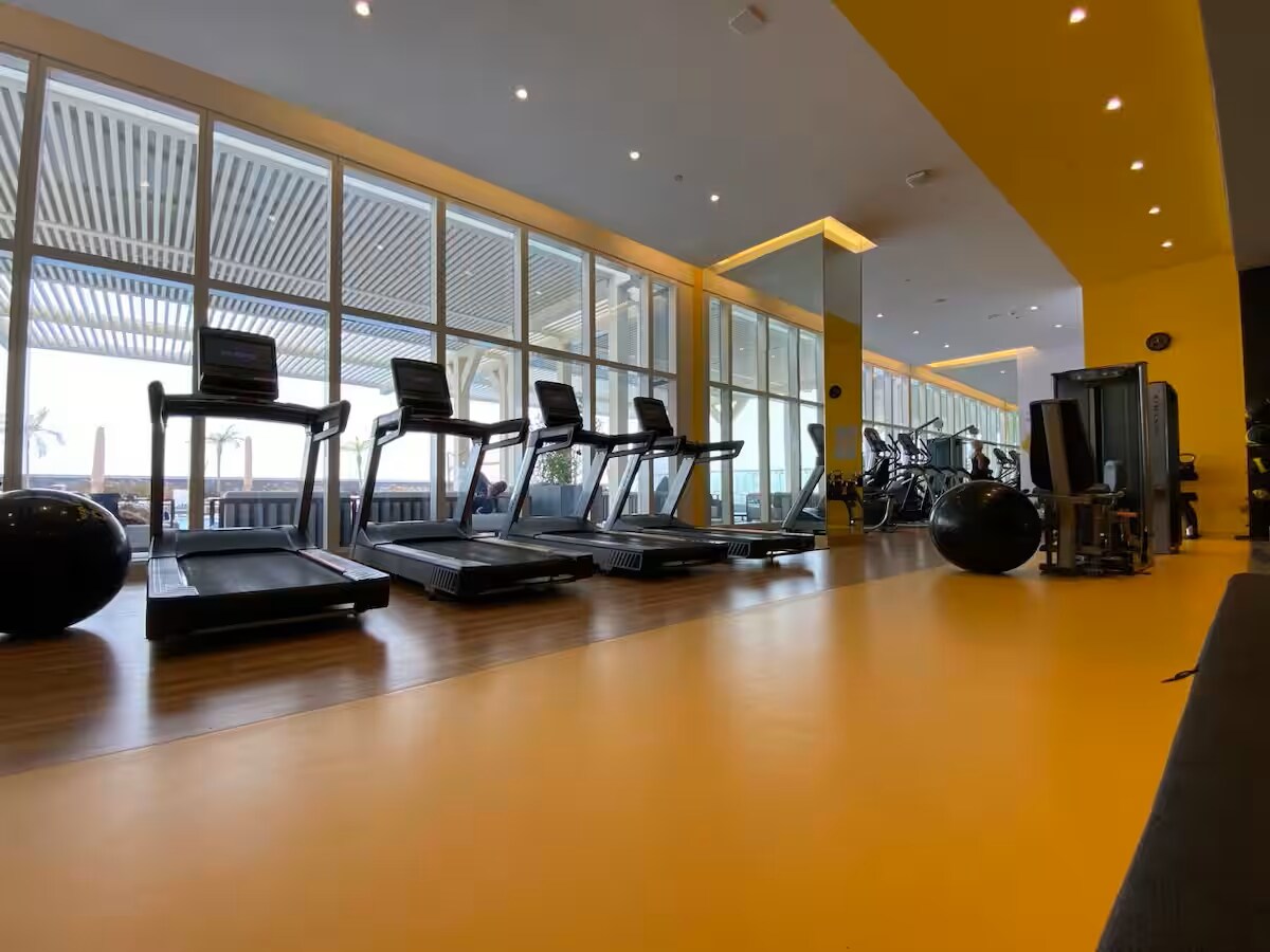 Vogue | Novotel JVT cerca del centro comercial Springs Souk ...