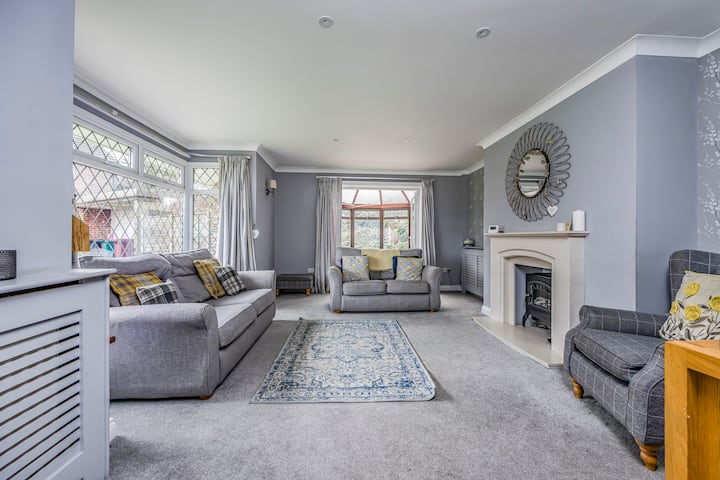 Gorgeous Family Home With Garden | Pass The Keys - Chichester