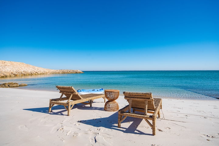 2 Beachfront Bungalows W/ Private Beach Access - 