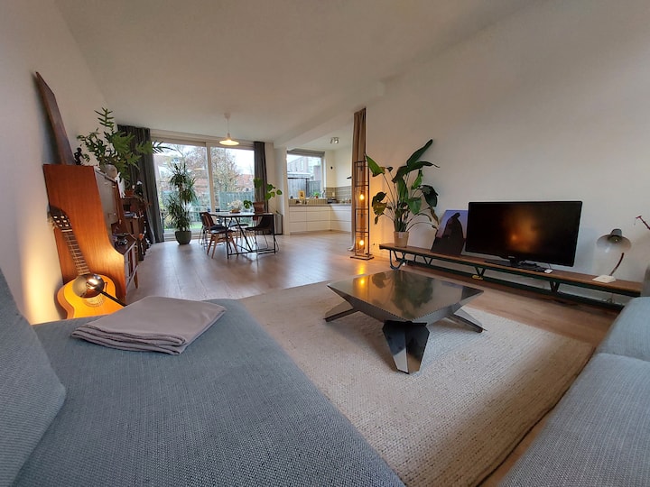 Ruimtelijke & Comfortabele Woning! - Dordrecht