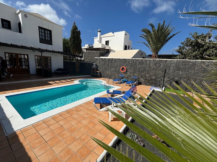 Villa Adel: Oasis De Paz Con Piscina Climatizada - Playa Blanca