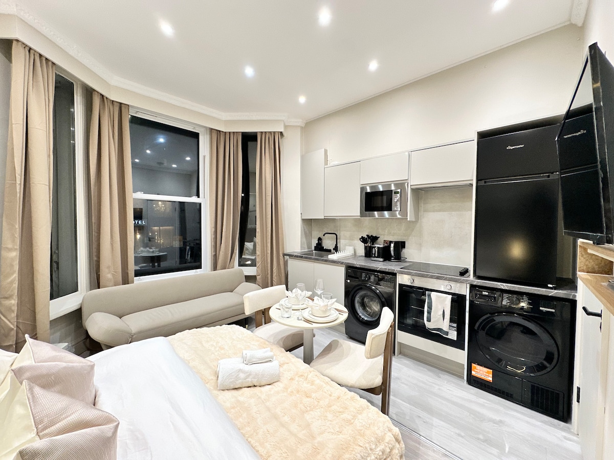 Refurbished Ground Floor Studio -Great City Access - Flats for Rent in ...