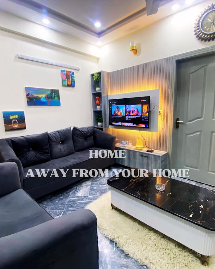 Elegant 2bhk Ideal For Families | Self Check-in - Islamabad