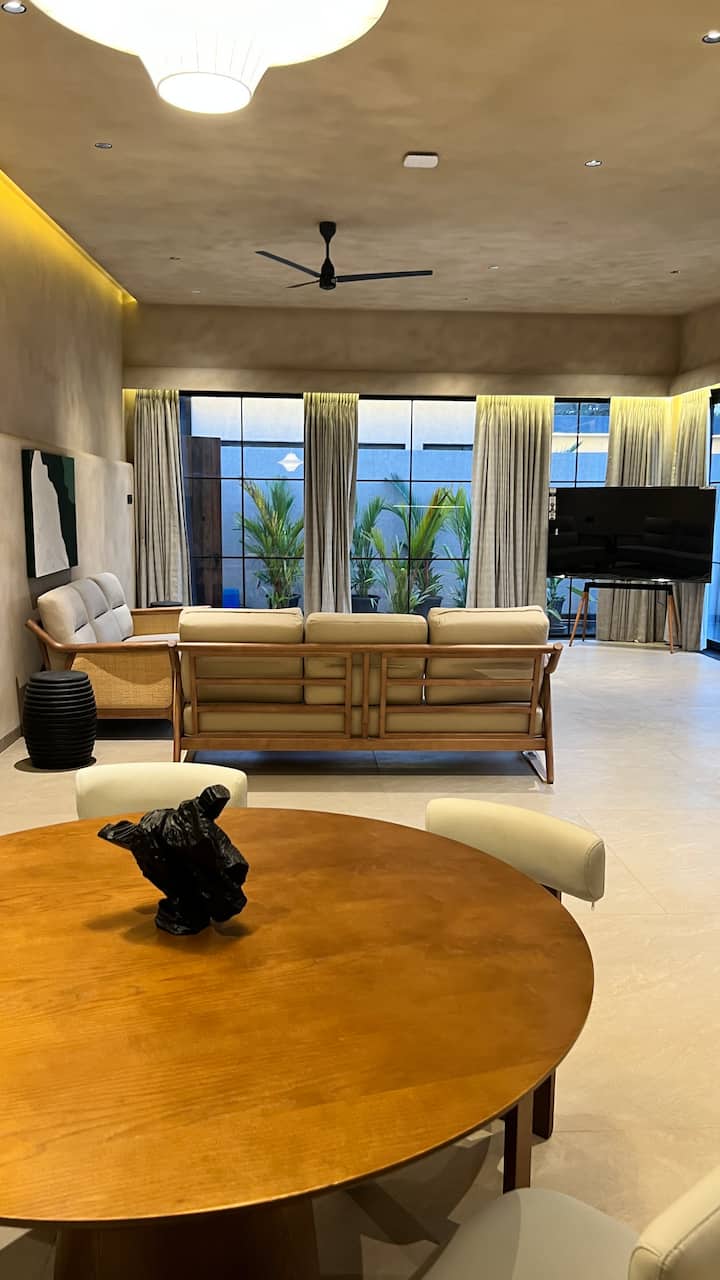 Nature Retreat Near Mumbai 2bhk - Pool & Bathtub - Ulhasnagar