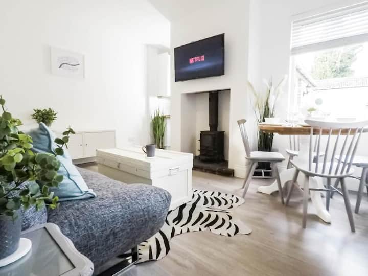 Charming House - 3 Br, Free Parking, Stamford - Stamford