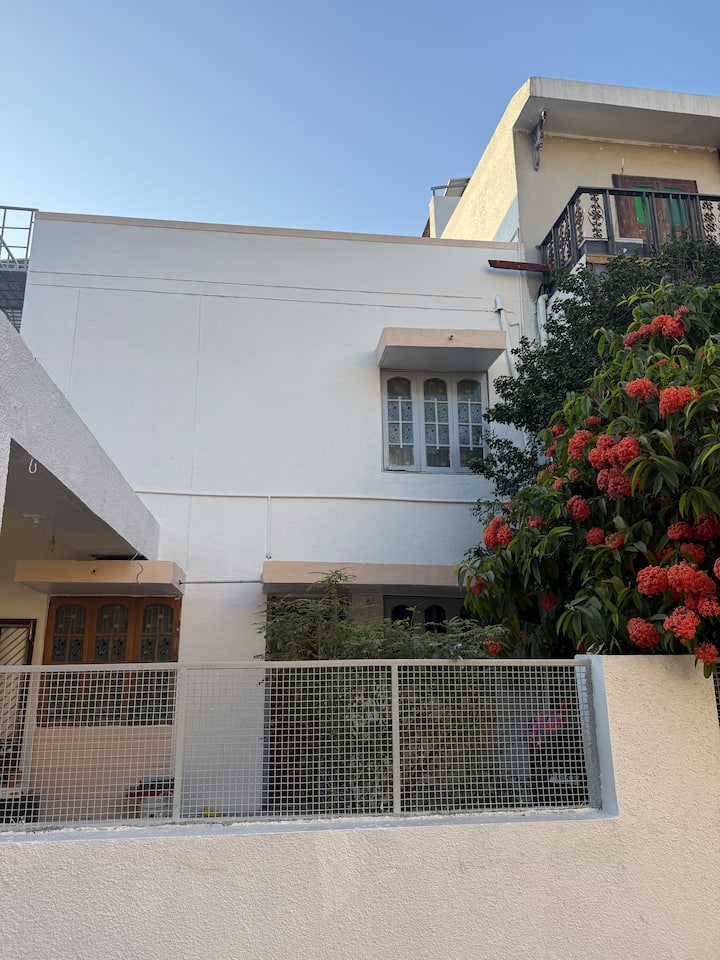 Stay In The Heart Of Vadodara Close To Everything! - Vadodara