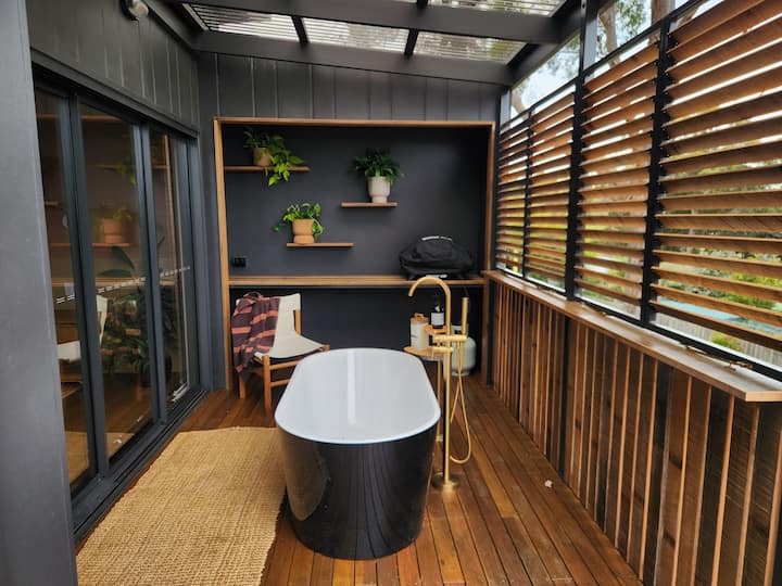 Black Pearl - 3 Capes Recovery, Water Views, Fire - Australia