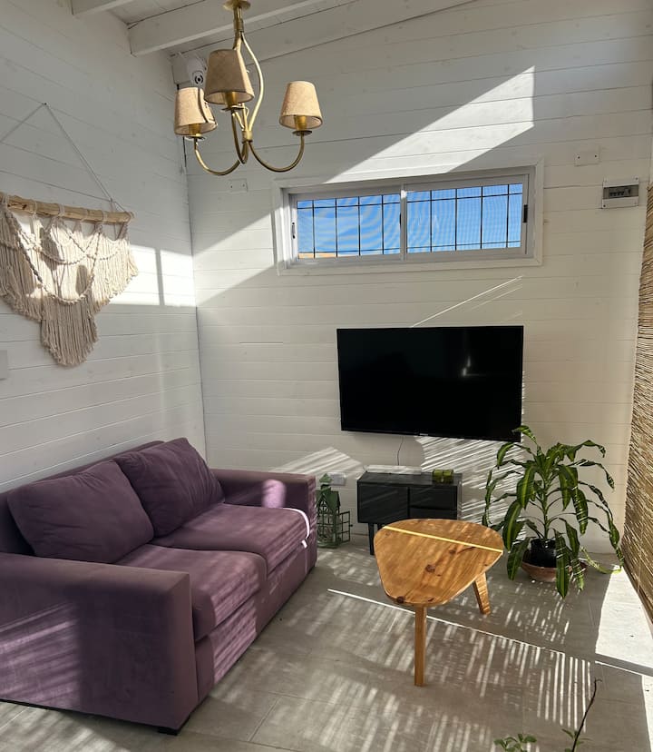 Cabaña De Campo Con Vista Al Atardecer - Argentina