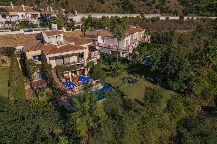Twin Villas Costa Del Sol Estate - Sleeps 28 - Calahonda