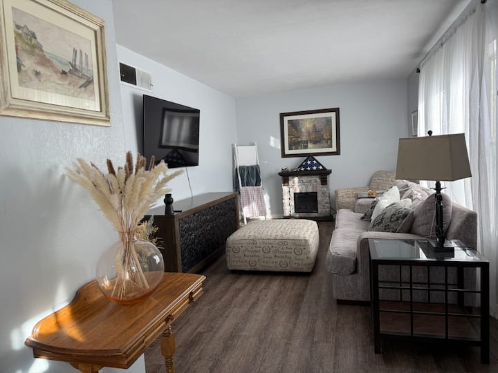 Cozy 4br Home With Family Friendly Outdoor Space! - Hereford, AZ