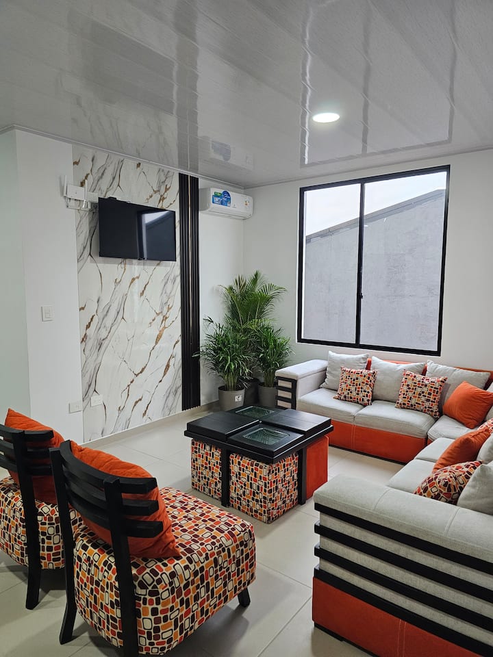 Departamento 4 Personas + Parqueadero + Aire Acond - Santo Domingo