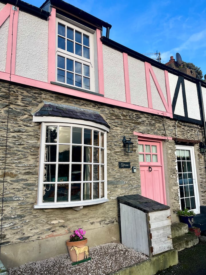 Characterful Cosy Cottage, Sound Of The Bell - Conwy