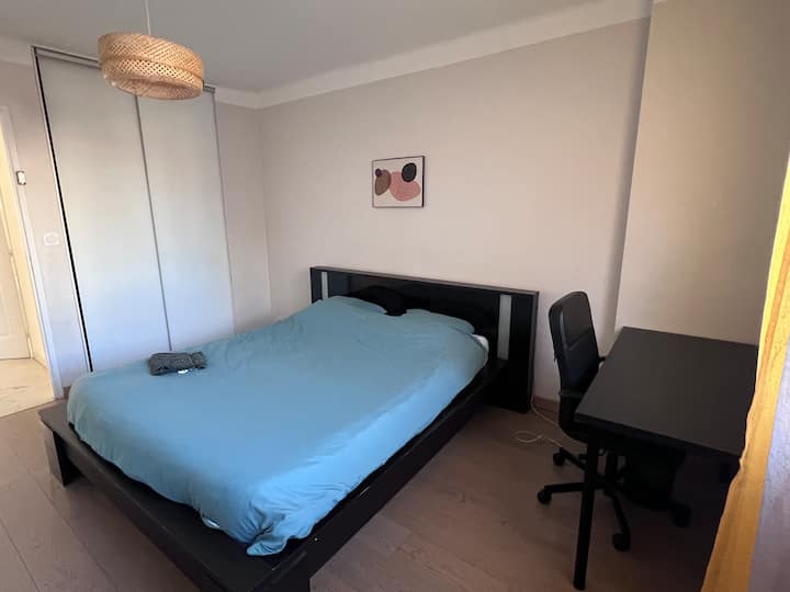 Chambre Privée "King Size" Confort Et Connexion - Marsella, Francia