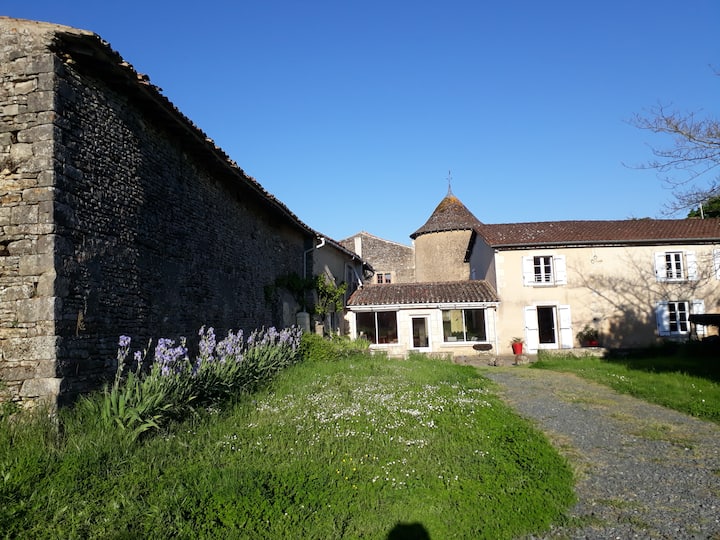 "Le Verger" Calme Et Tranquille, 8 Pers 4 Chambres - Deux-Sèvres