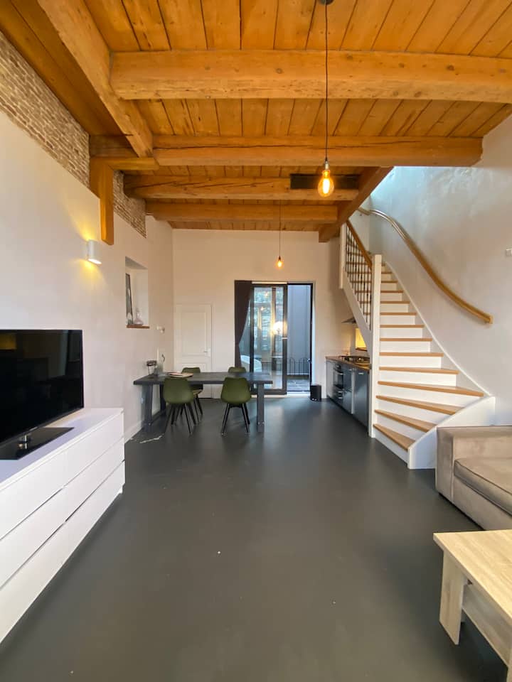 Magisch En Historisch Verblijf In Hartje Hoorn - Hoorn