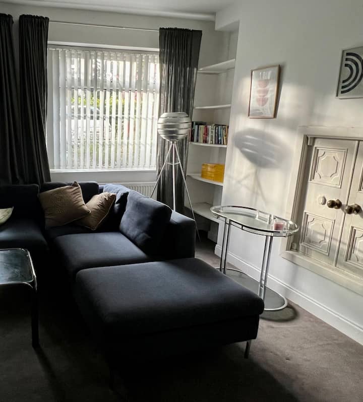 Large, Stylish & Modern Studio - With Parking. - Dublin, Ireland