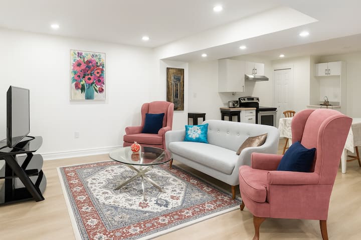 Furnished 2br Basement| Newmarket|in-suite Laundry - Bradford, ON, Canada