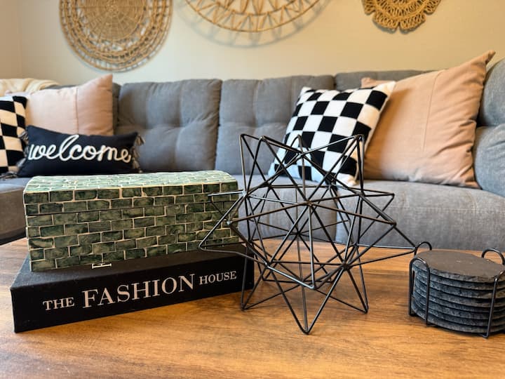 Lawrence 2 Bedroom Condo (Great Location) - Lawrence, KS