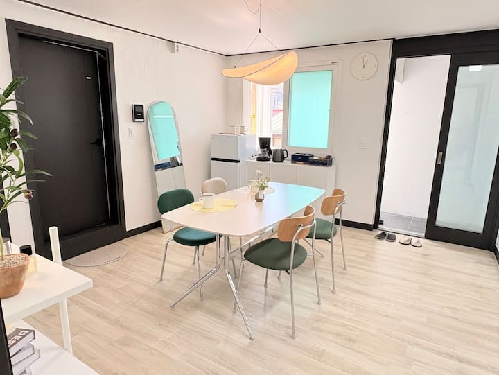 [오픈특가] 지하철역5분/무료짐보관&주차 | 잠실•롯데월드•석촌•Kspo•종합운동장 - Seoul