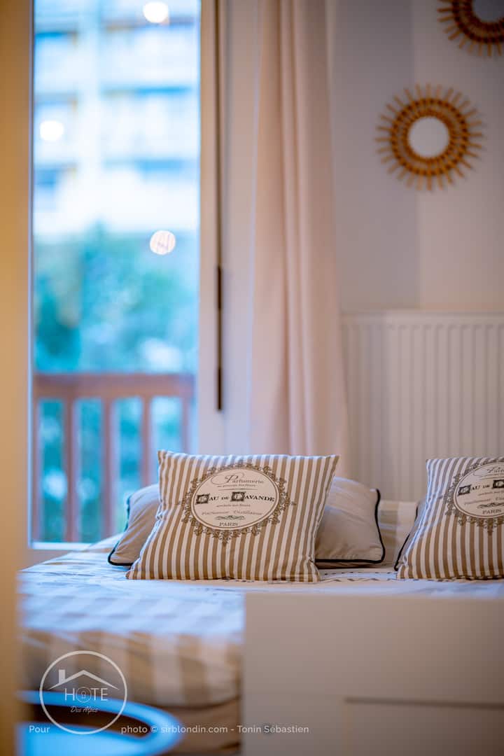 Studio Avec Balcon Wifi Ascenseur Centre - Chambéry