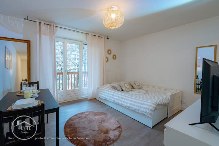 Studio Avec Balcon Wifi Ascenseur Centre - La Motte-Servolex