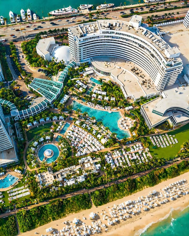 4 U-luxury Fontainebleau Suites 10 Beds 16 Guests - Miami Beach, FL