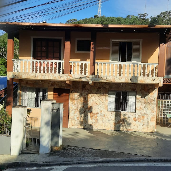 Casa Próximo Ao Floripa Shopping - Florianópolis