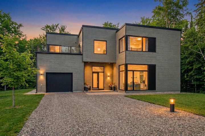Wynnau Estate: Luxury Home With Private Hot Tub - Mont-Tremblant