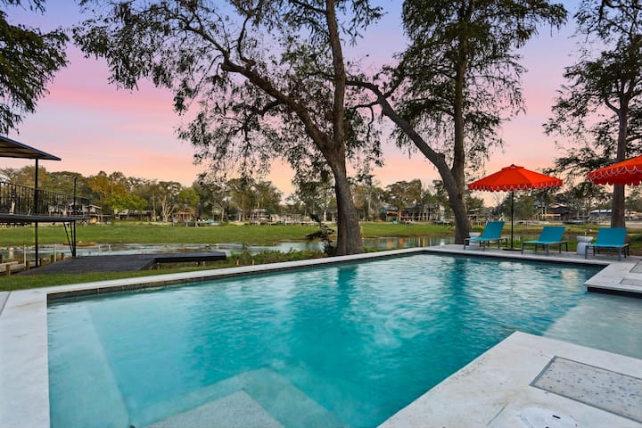 Lakeside Heated Pool Hot Tub Sauna Game Rooms - États-Unis