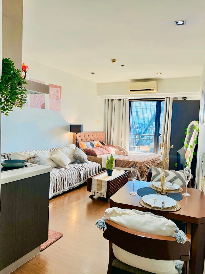Poblacion Makati | Pool, Gym, Jacuzzi & Pool Table - Makati