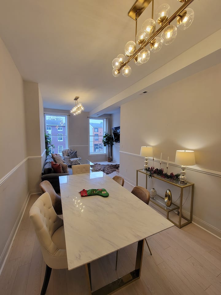 Entire Home Central Stay|umd • Stadiums • Downtown - Baltimore, MD