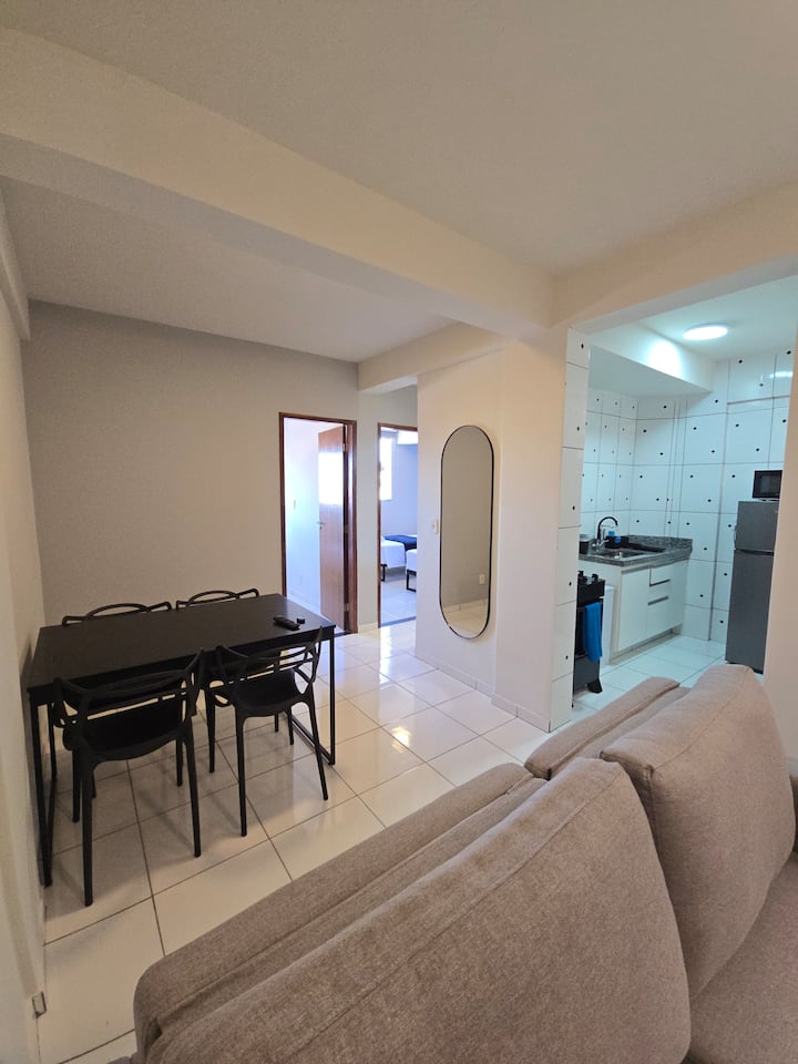 Apto Com 2 Quartos E A/c No Centro - Montes Claros