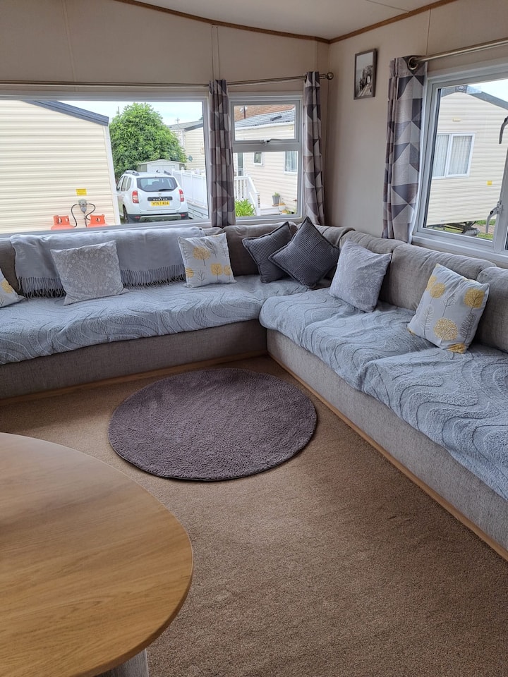 6 Berth Static Caravan On A Family Holiday Park - Isle of Wight